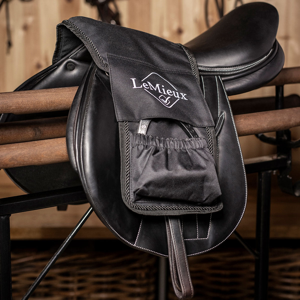 LeMieux Vector Stirrup Iron Cover | – Paddock Saddlery
